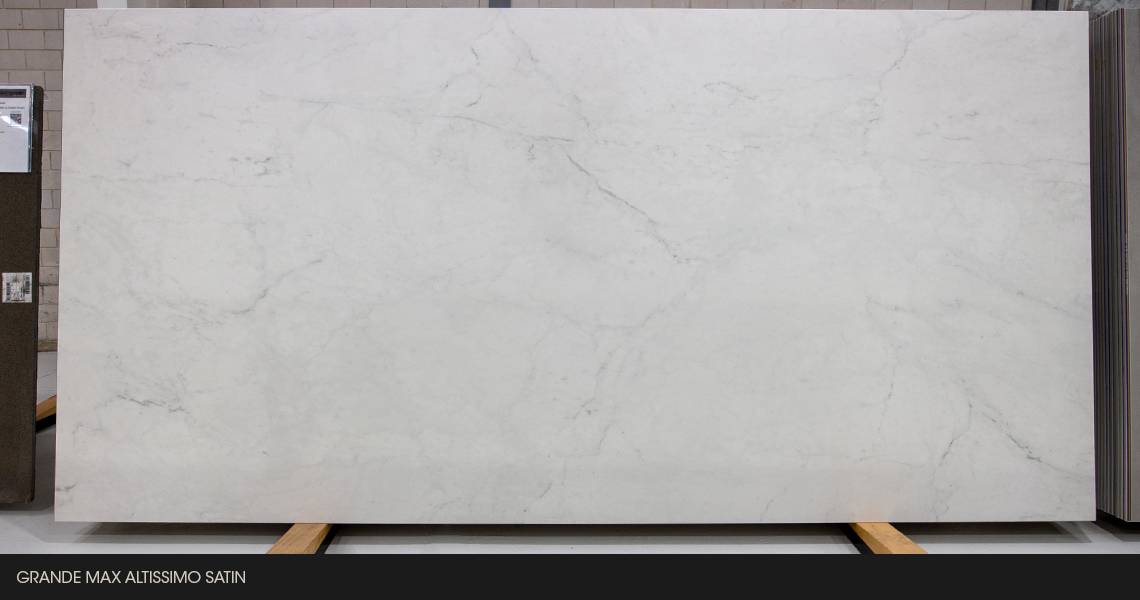 Grande Max Marble Light